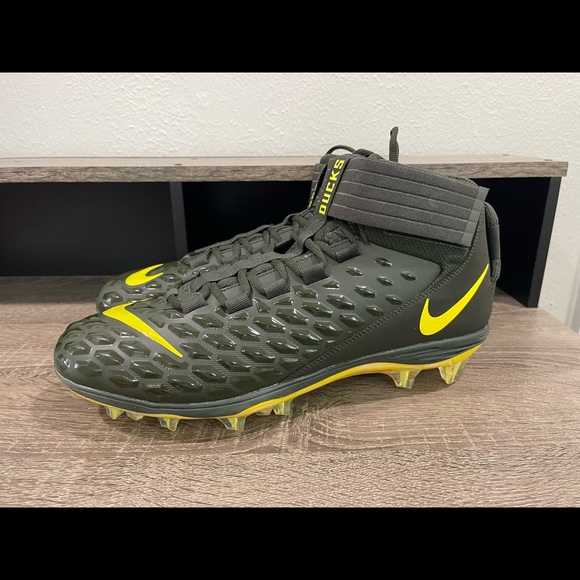 Nike | Shoes | Oregon Ducks Player Issued Force Savage Pro 2 Mid ...